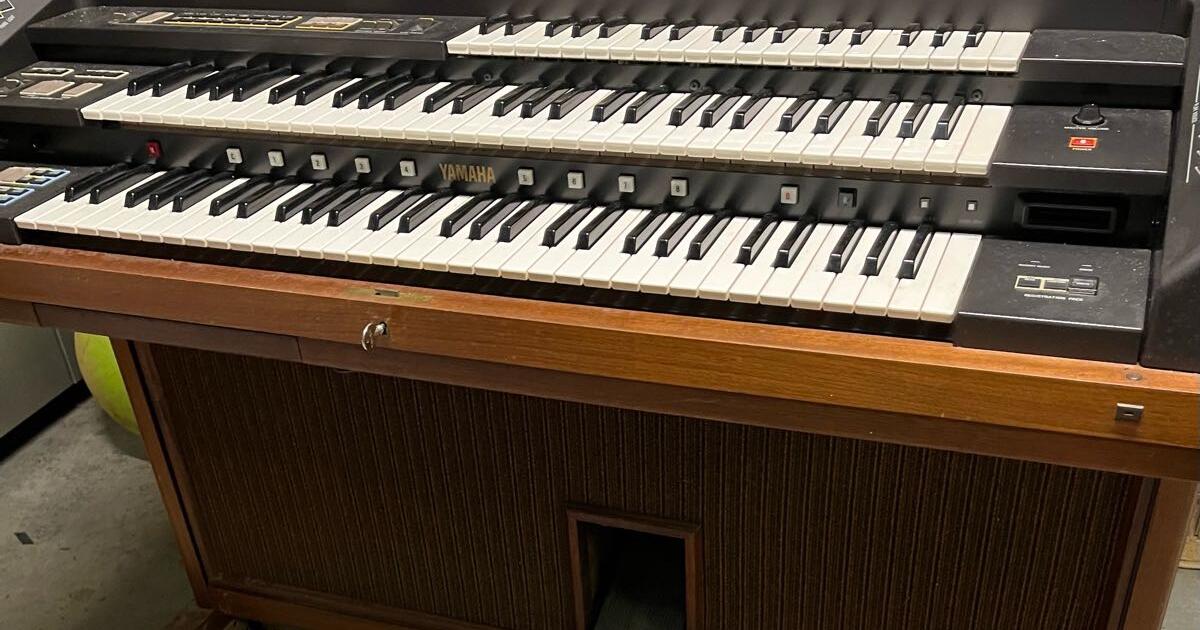Yamaha FX 20 Electone Organ with Lower, Upper & Solo Keyboards for $140 ...