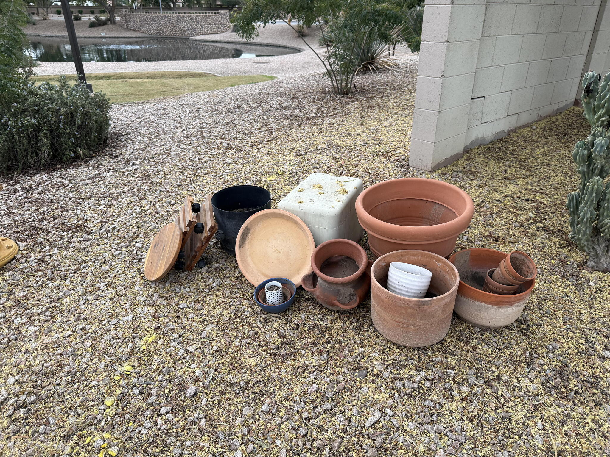 Free Pots (For plants) for Free in Chandler, AZ | For Sale & Free ...