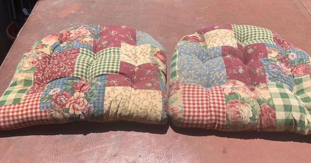 Chair cushions pillows 2 used normal wear no rips $10 for all for $10 ...