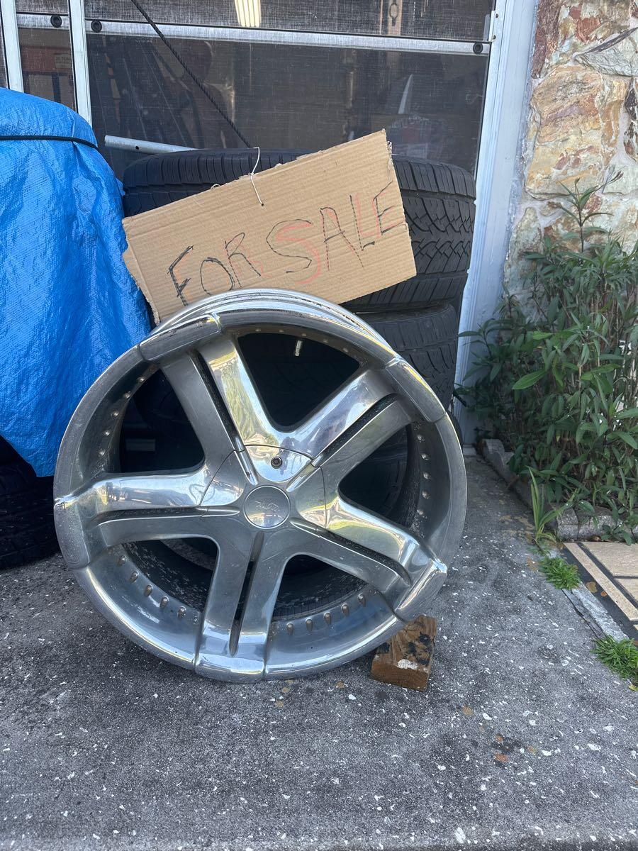 Used 22 inch chrome rims for $350 in Spring Hill, FL | For Sale & Free ...