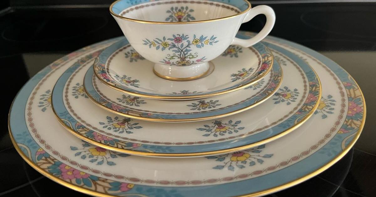 12 — 5pc Lenox “Blue Tree” china place settings for $335 in Carolina ...