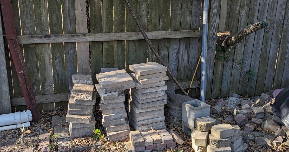 Bricks, Rocks, Pavers for $200 in San Antonio, TX | For Sale & Free ...