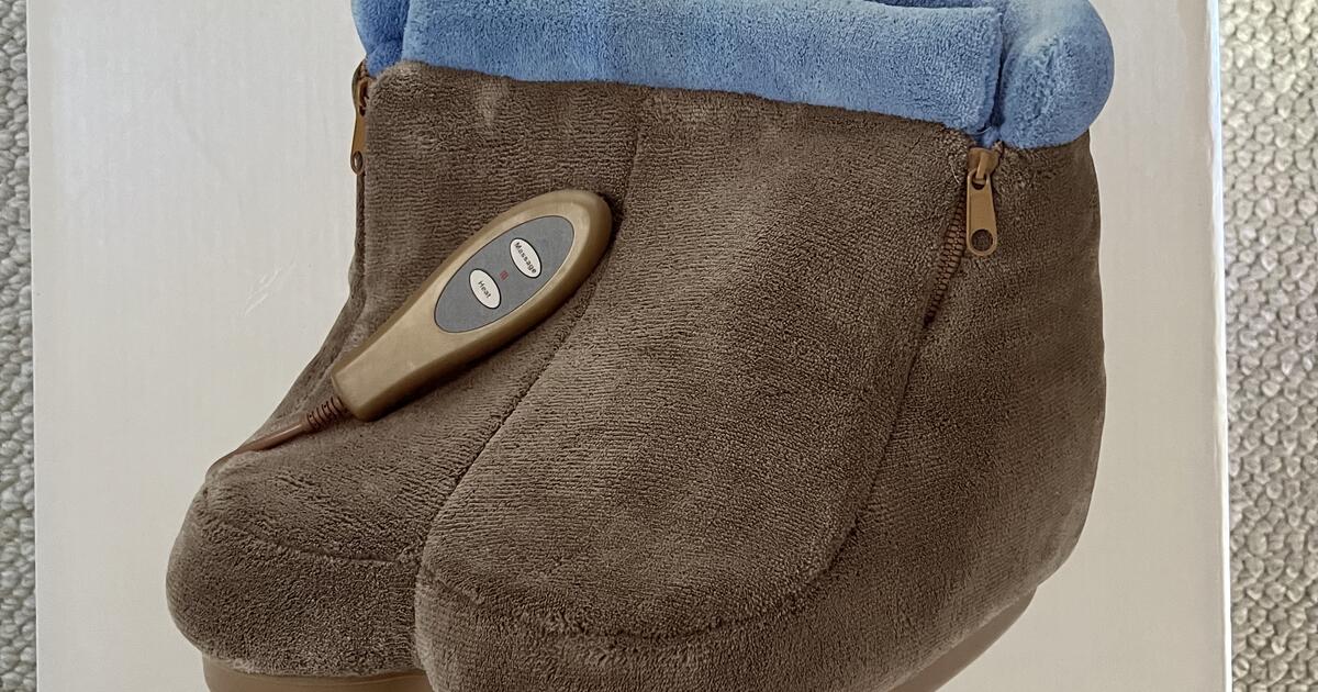 NEW Brookstone Massaging Foot Warmer Slippers-Never Used for $15 in ...