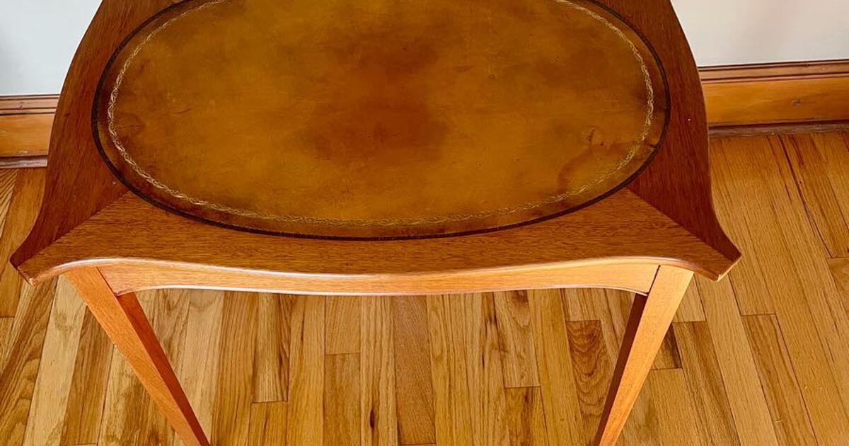 Vintage Kittinger Furniture Company Side / End / Accent Wood Table with ...