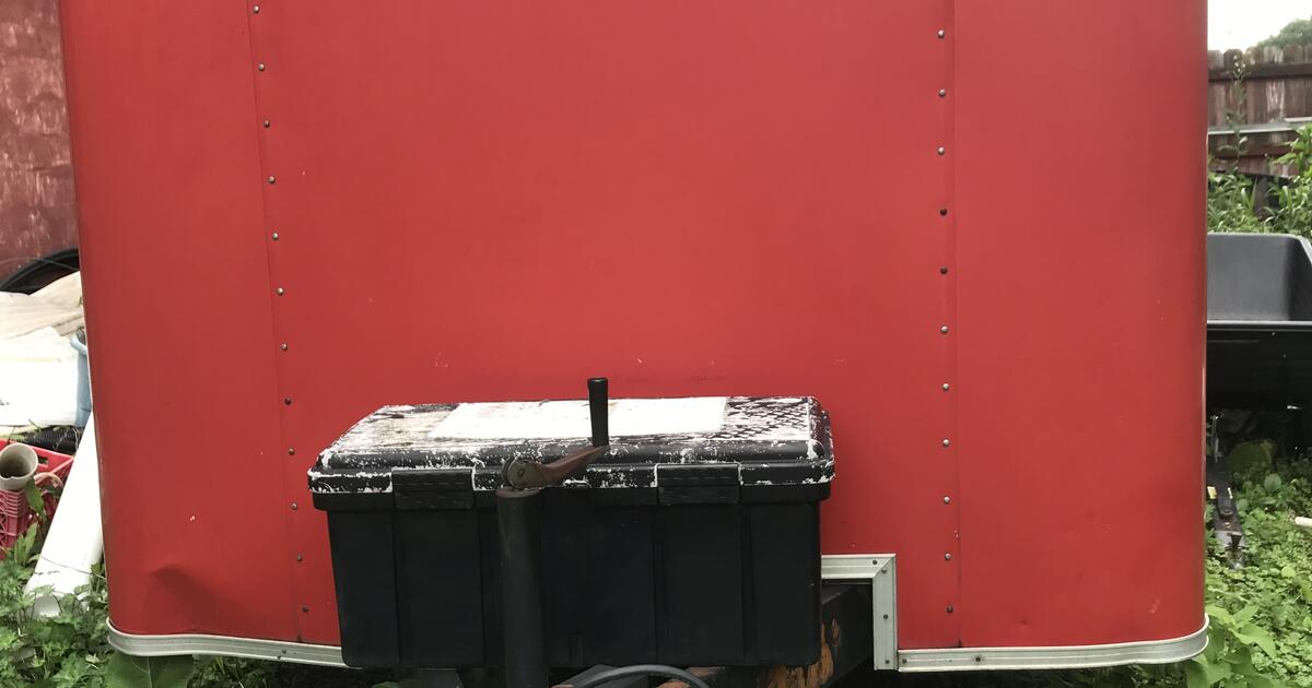 Red Enclosed Trailer for $3000 in McHenry, IL | For Sale & Free — Nextdoor