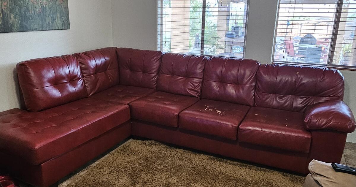 *FREE* Deep Red Vinyl Sectional. Half looks new, other can be ...