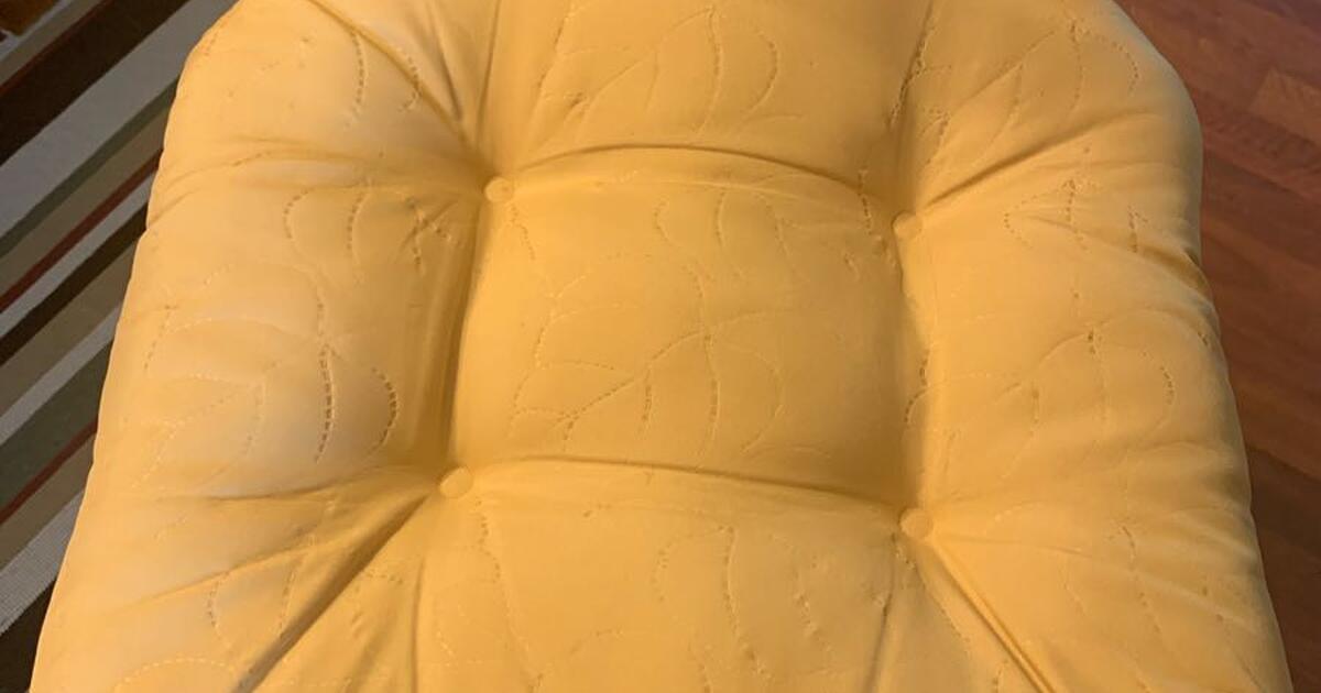 Lemon Yellow Rocker Cushion for $3 in Wilmington, DE | For Sale & Free ...