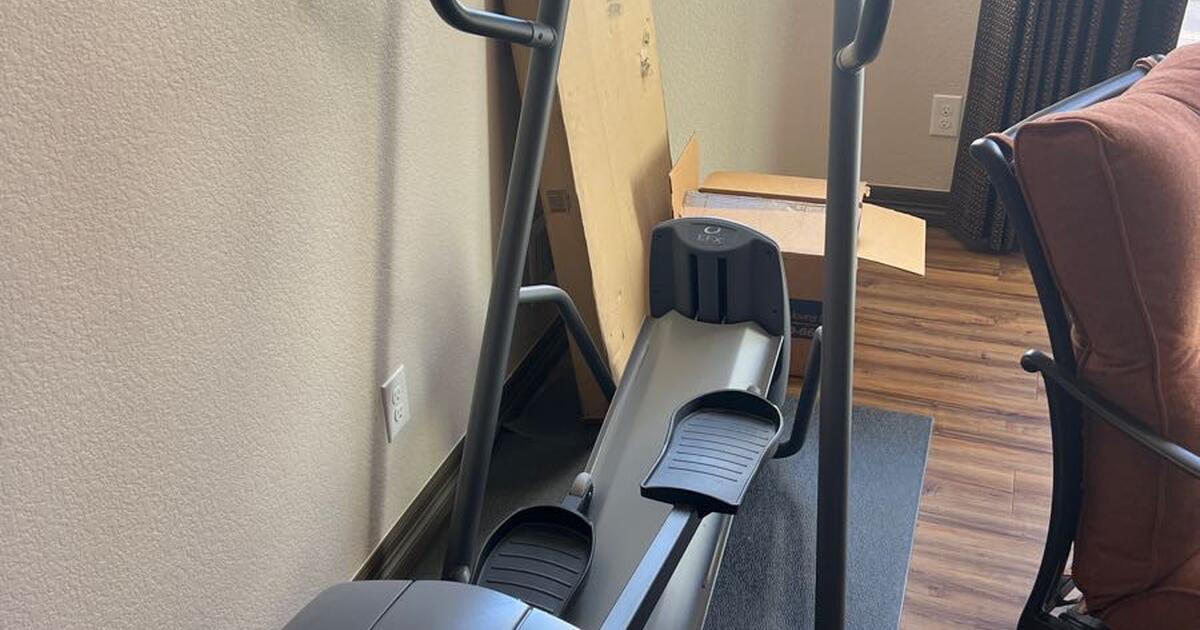 Precor EFX 5.17i Elliptical Machine for Free in Parker, CO | For Sale ...