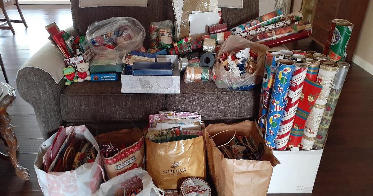 Gift bags, wrapping paper, bows, ribbons, gift boxes, gift tins, new ...