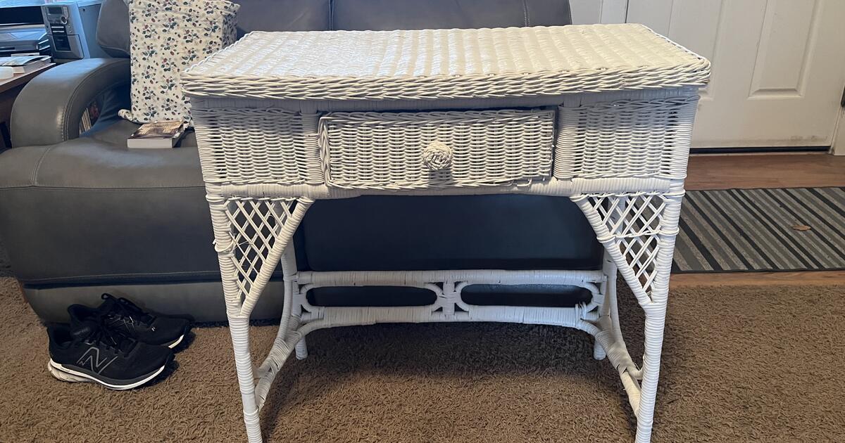 White Wicker Desk with Drawer for $35 in Meridian, ID | For Sale & Free ...