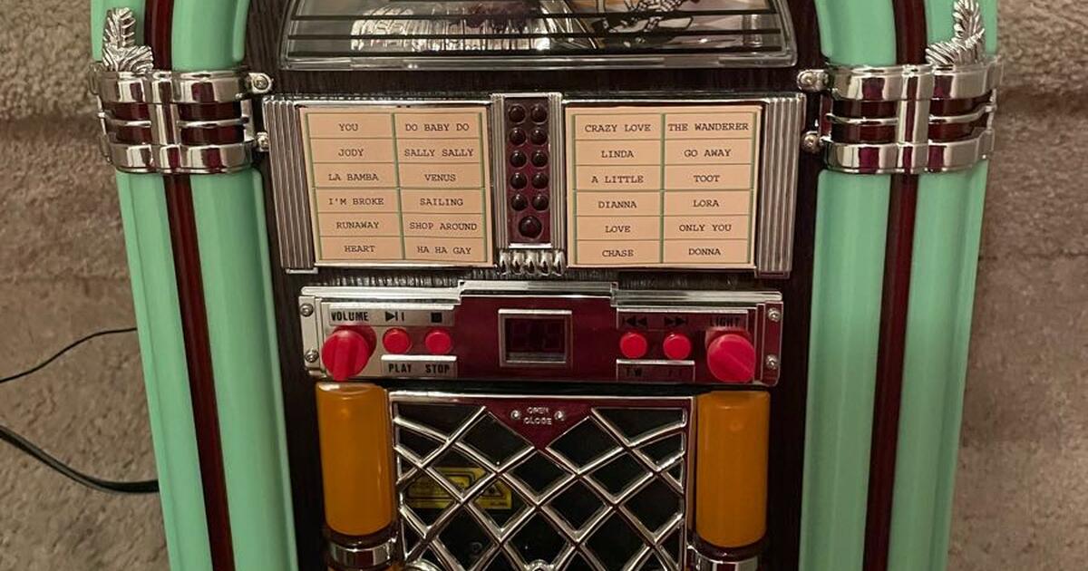 Nostalgia classic Jukebox 1940s replica for $20 in Holly Springs, NC ...