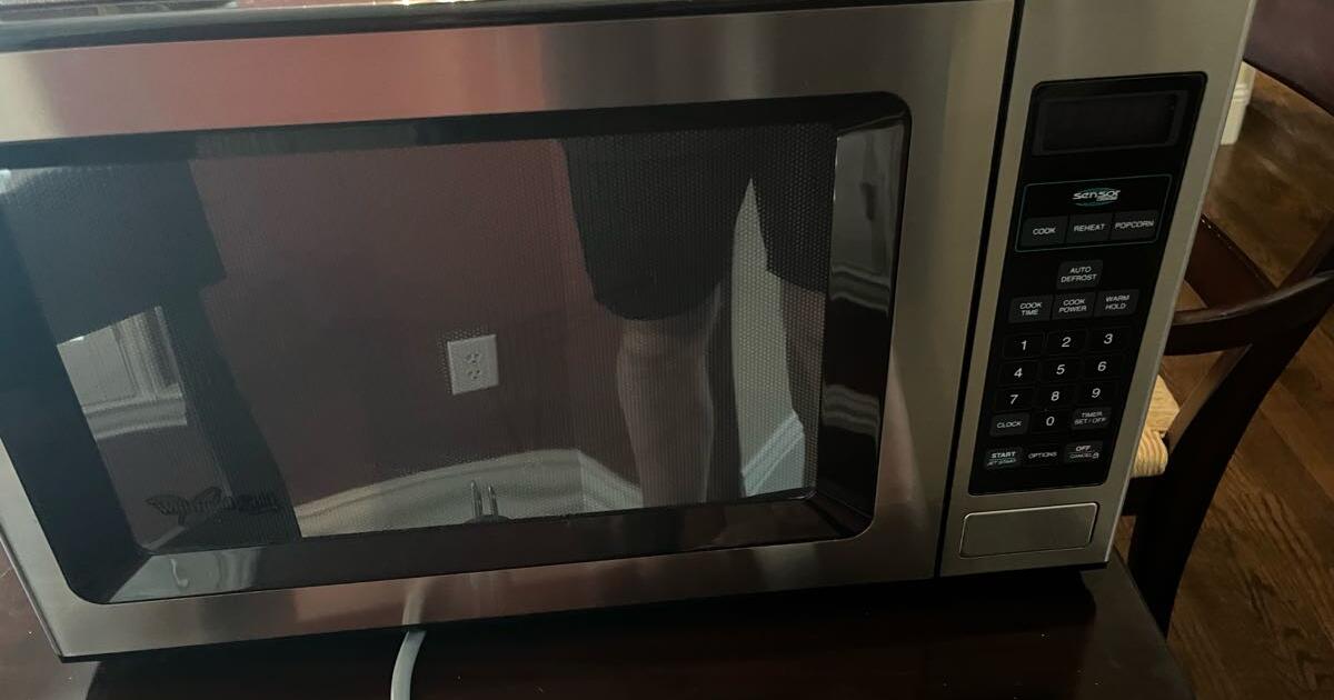 Free Whirlpool Gold Microwave for Free in Plano, TX | For Sale & Free ...