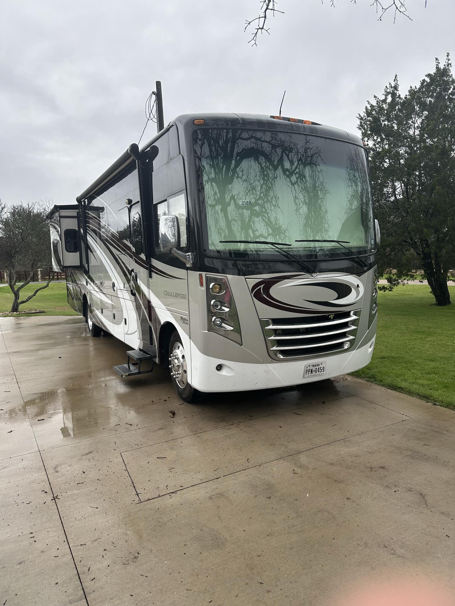2017 Thor Challenger 37LX Class A Gas RV for $92500 in Buda, TX | For ...