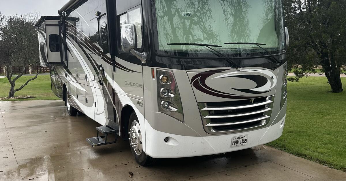 2017 Thor Challenger 37LX Class A Gas RV for $92500 in Buda, TX | For ...