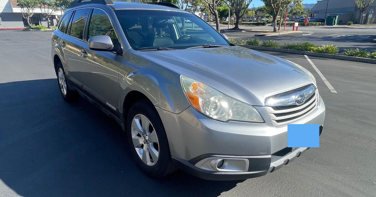 2011 Silver Subaru Outback | Manual Transmission for $4060 in Redwood ...