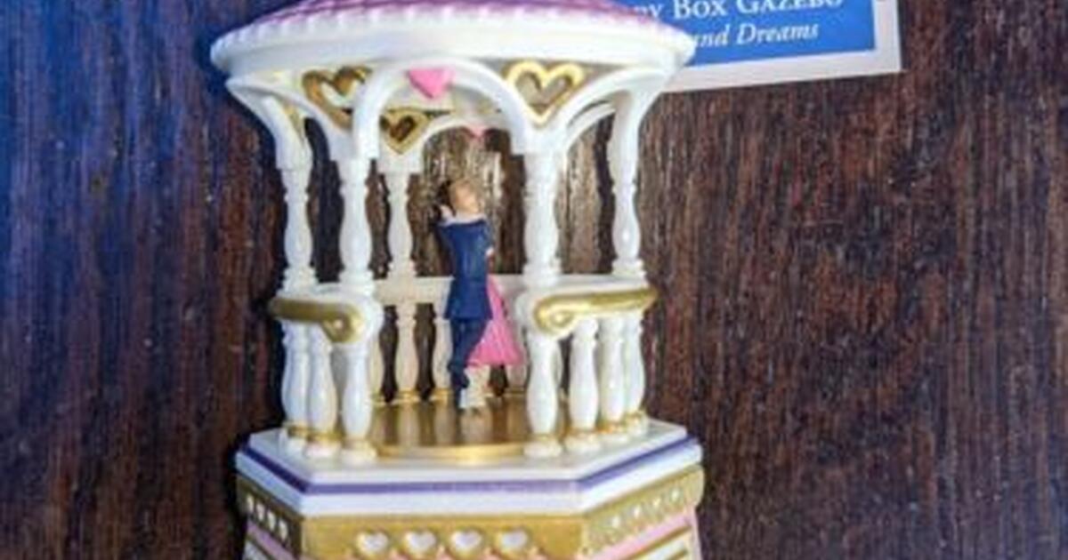 Hallmark Jewelry Box Gazebo Keepsake Ornament - NEW for $10 in Peoria ...