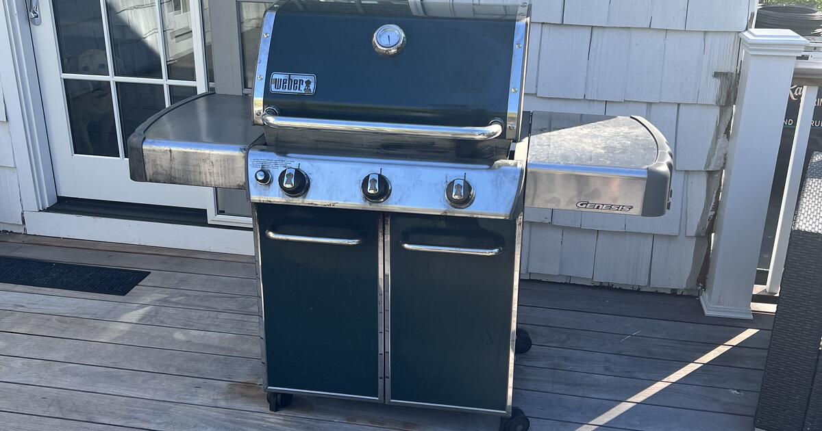 Weber Genesis 3 Grill w Front Burners for $120 in Cos Cob, CT | For ...