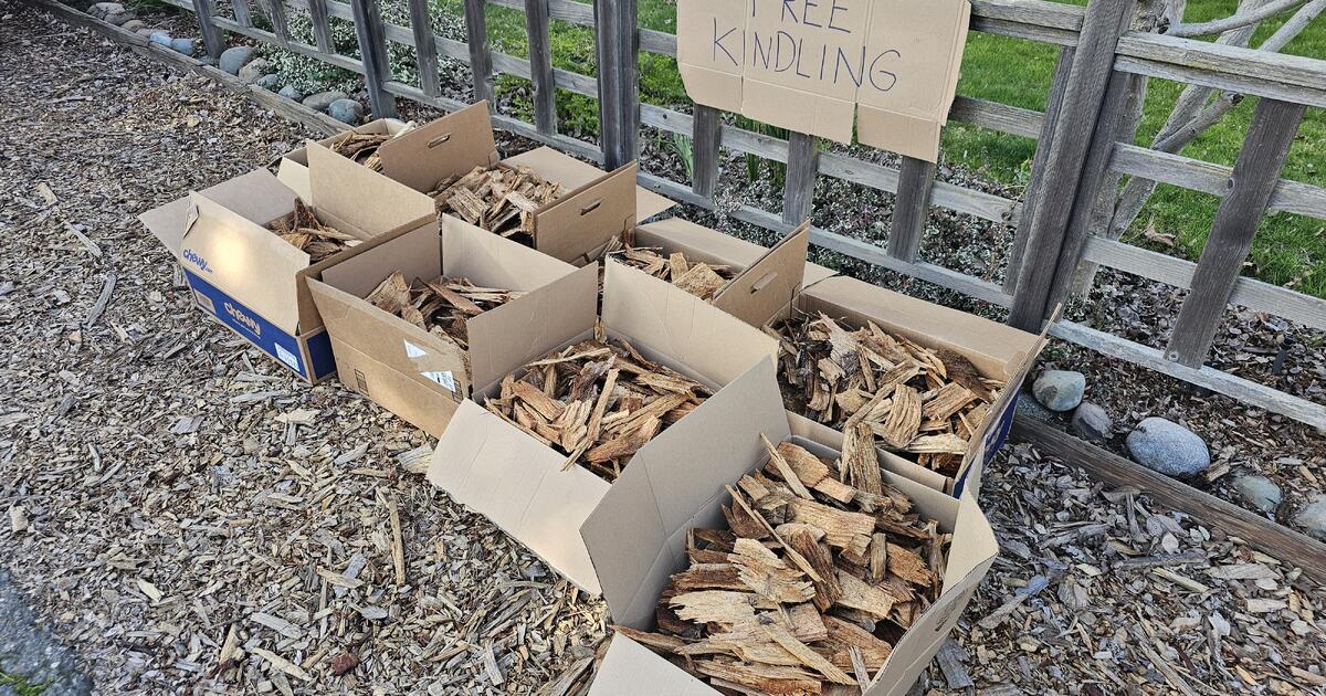 Free Boxes of Kindling for Free in Carmichael, CA | For Sale & Free ...