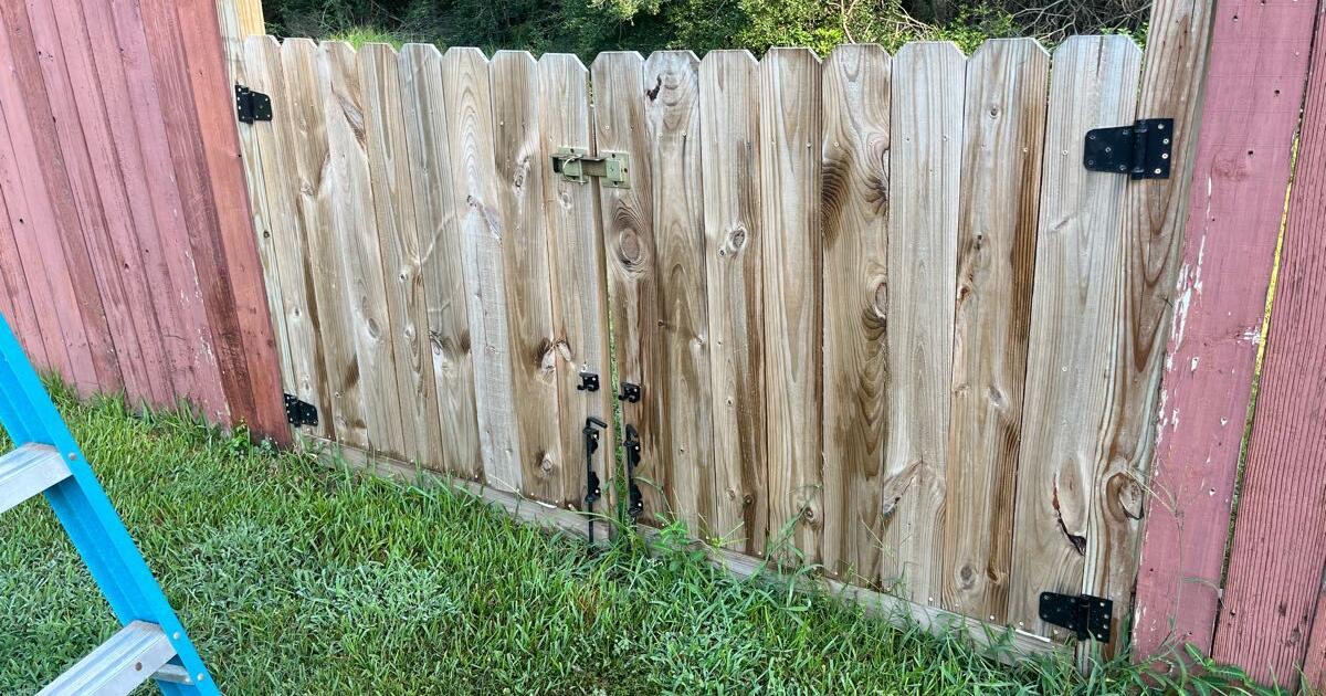 Wood Fence Double Gate for $50 in Conroe, TX | For Sale & Free — Nextdoor