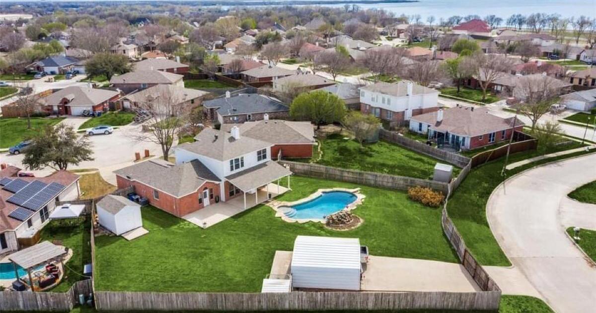 2061 Lake Pointe Drive, Little Elm for $474000 in Little Elm, TX | For ...