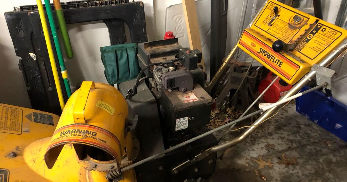SnowBlower. 4 cycle Snowflite. Old but well maintained. Free. Pick up ...