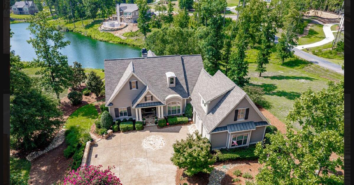 Beautiful Home on 1.63 acre pond lot. for $984900 in Newnan, GA | For ...