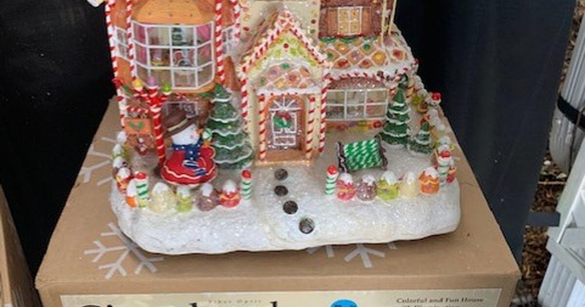 Christmas light up Gingerbread house for $30 in Lady Lake, FL | For ...