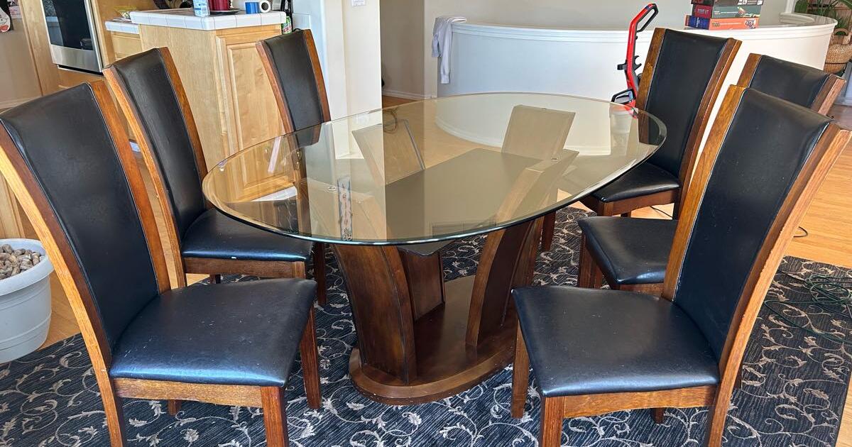 OBO- Glass/Wood Dining Table with 6 Chairs for $250 in Wenatchee, WA ...