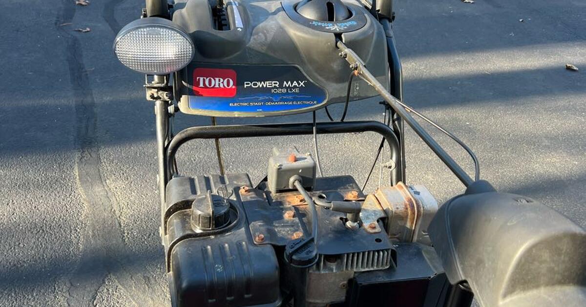 Toro Power Max 1028 LXE Snowblower. Be ready for the snow for $125 in ...