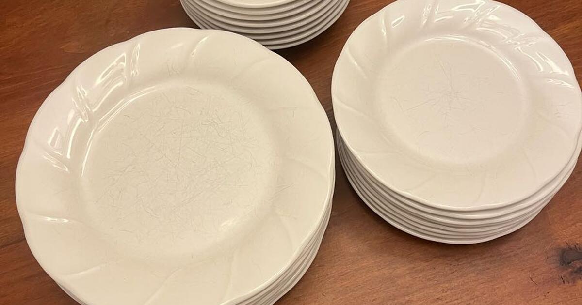 Pfaltzgraff White Dinnerware (24 pieces) for Free in Cortlandt Manor ...