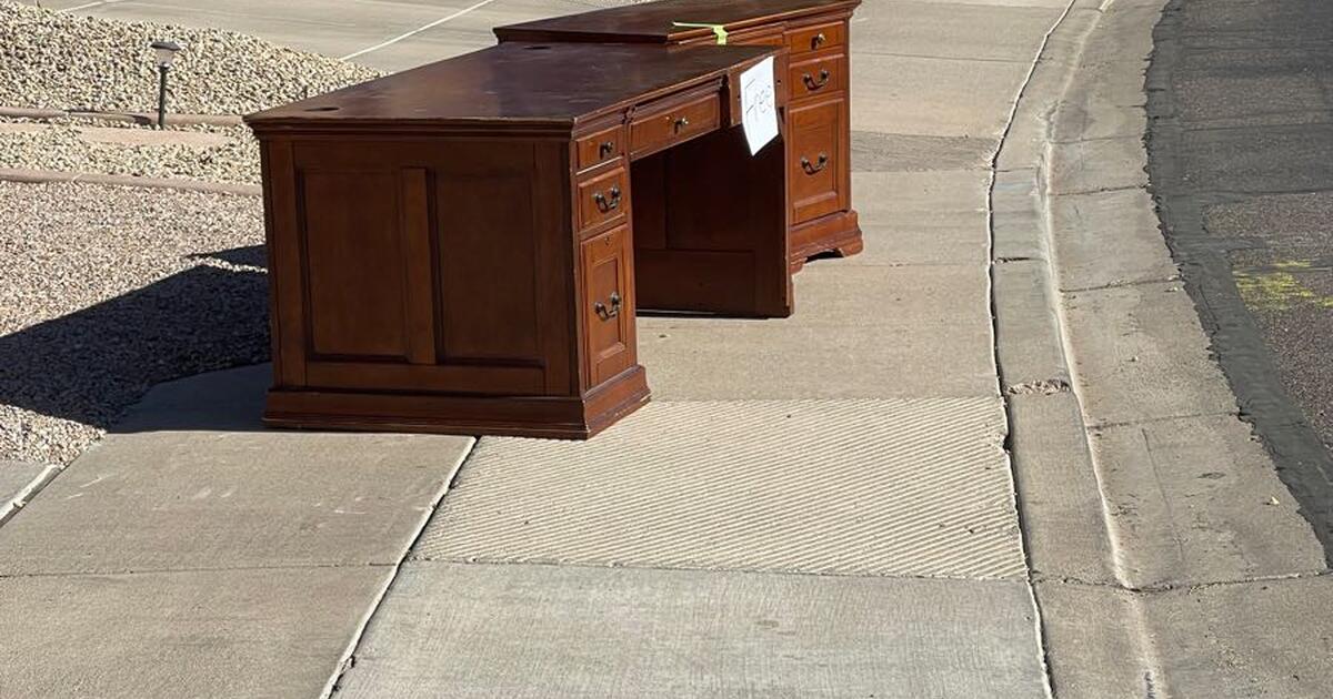 FREE……L-shaped executive desk at curb for Free in Mesa, AZ | For Sale ...