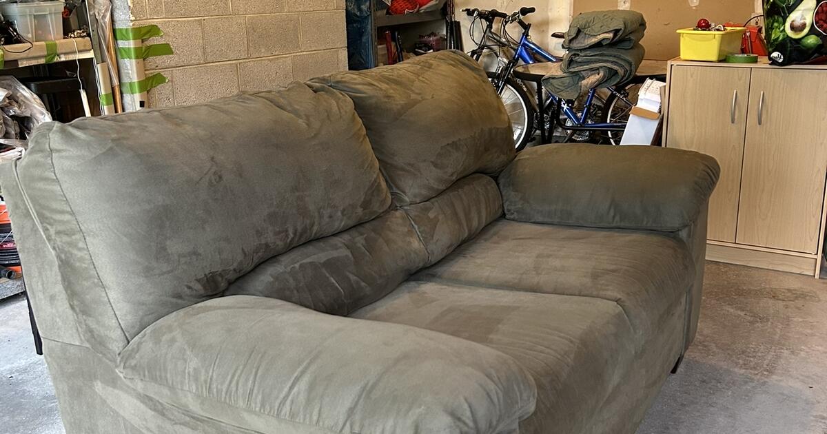 Love Seat - good condition $60 for $60 in Pittsfield, MA | For Sale & Free — Nextdoor