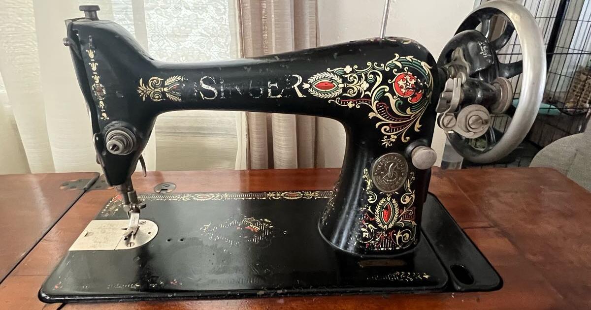 Vintage Singer sewing machine and cabinet for $140 in Parker, CO | For ...