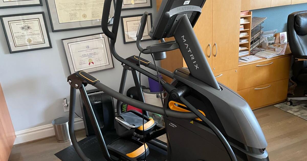 Matrix 850 Commercial Elliptical Machine for $1000 in Virginia Beach ...