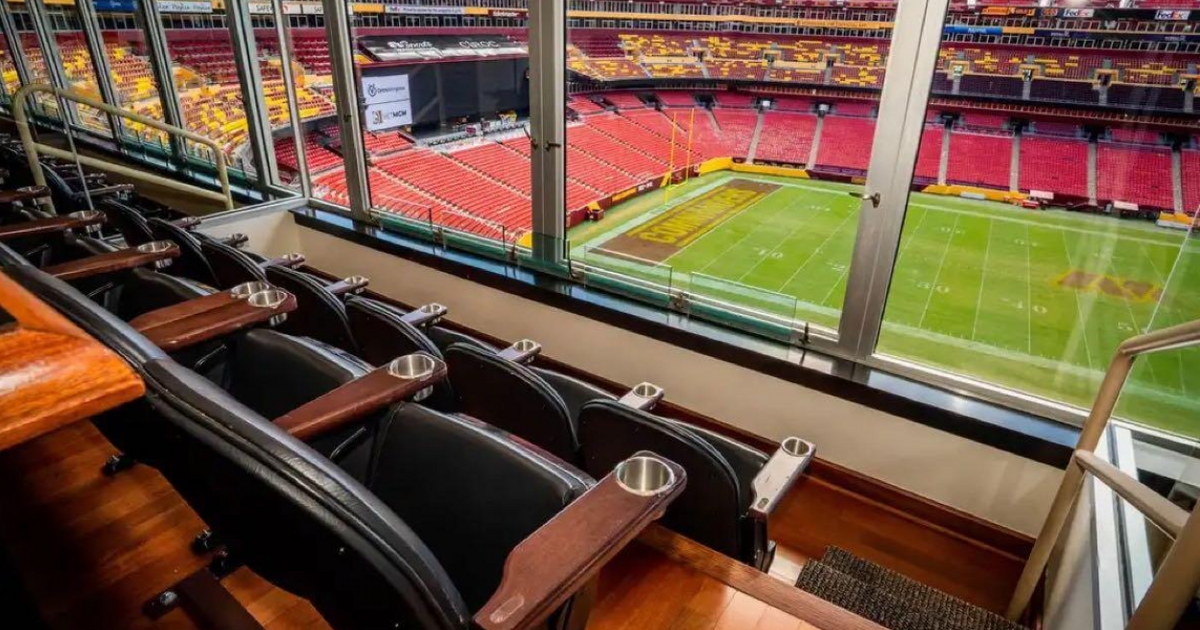 Commanders vs Bills Suite 9/24 for $300 in Springfield, VA | Finds ...