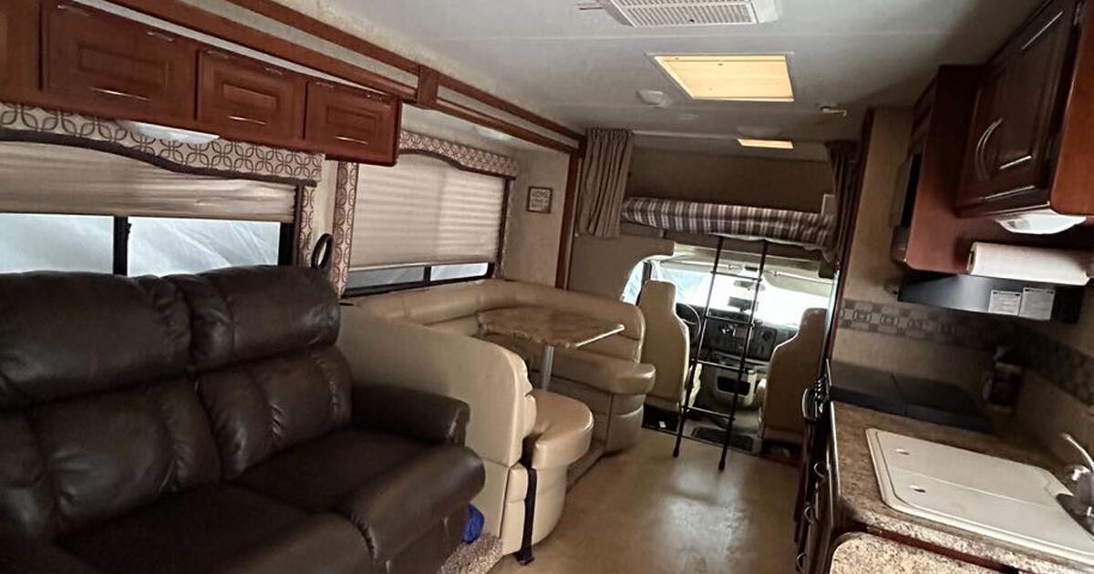 Spacious RV Interior for $38125 in Bakersfield, CA | For Sale & Free ...
