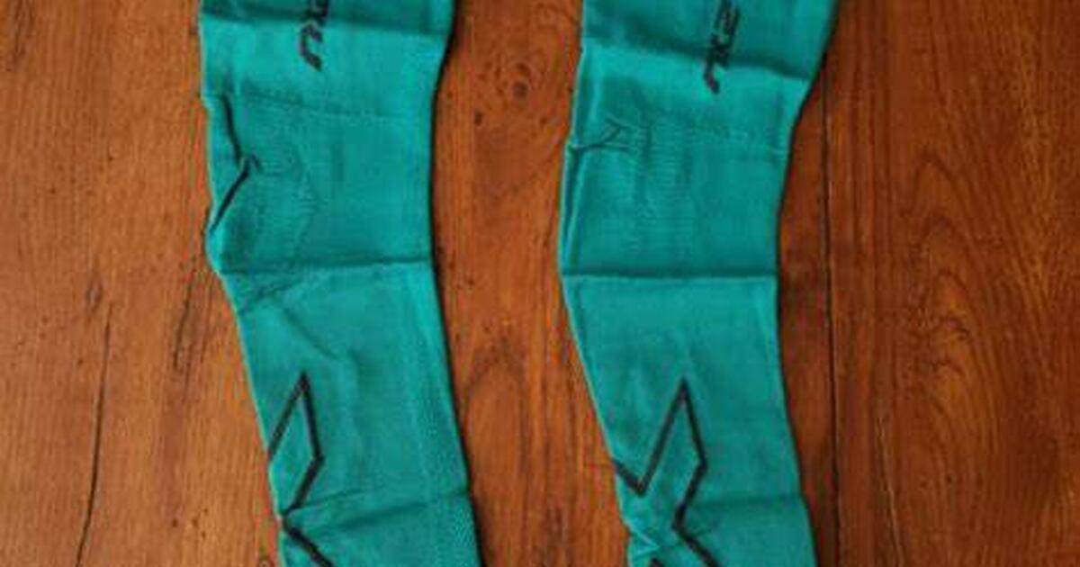 SAVE $30. Arizona SUN Protection Was $40. UV Turquoise Pair 2XU Flex ...