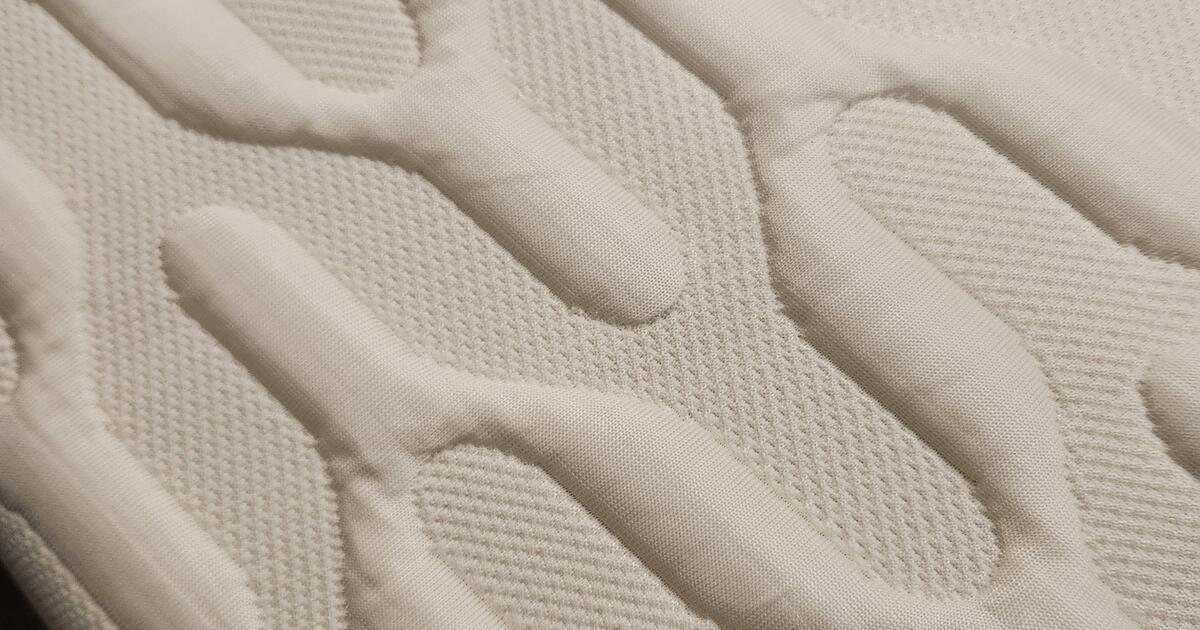 Mattress King size memory Foam Mattress Newer bought in Fl and moved ...