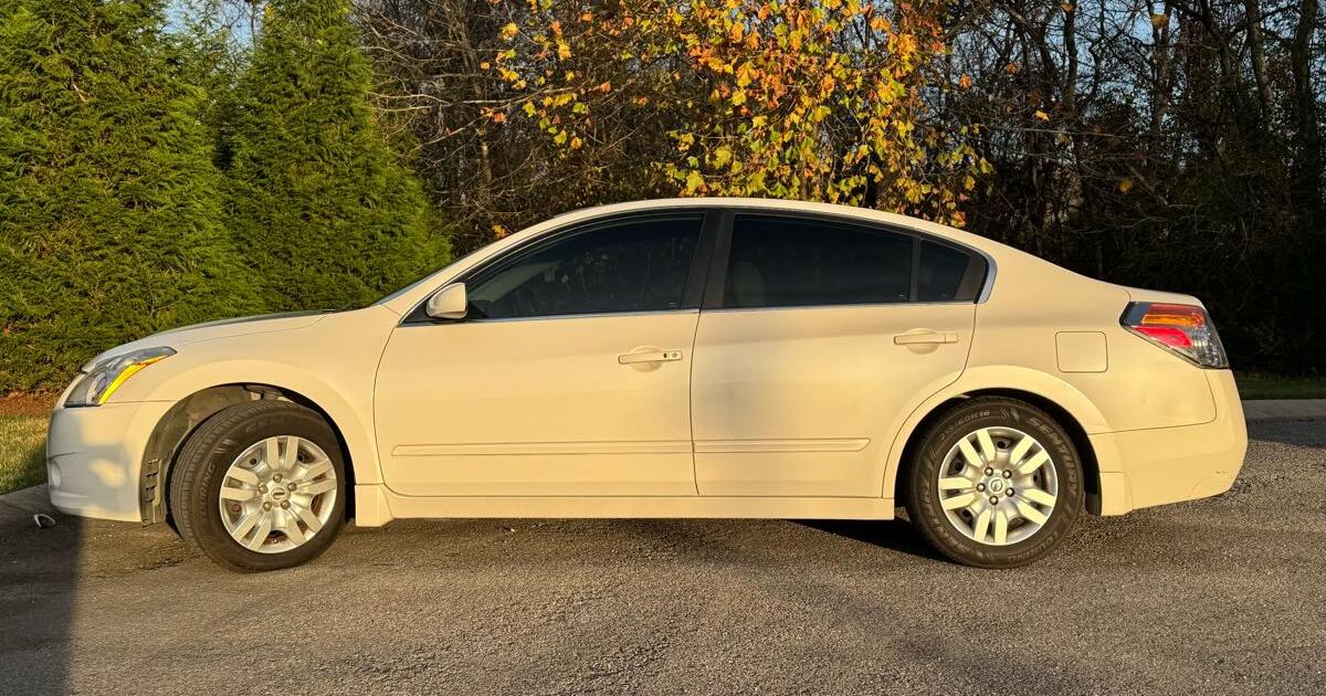 Nissan Altima 2012 White with Beige Interior for $3000 in Spring Hill ...