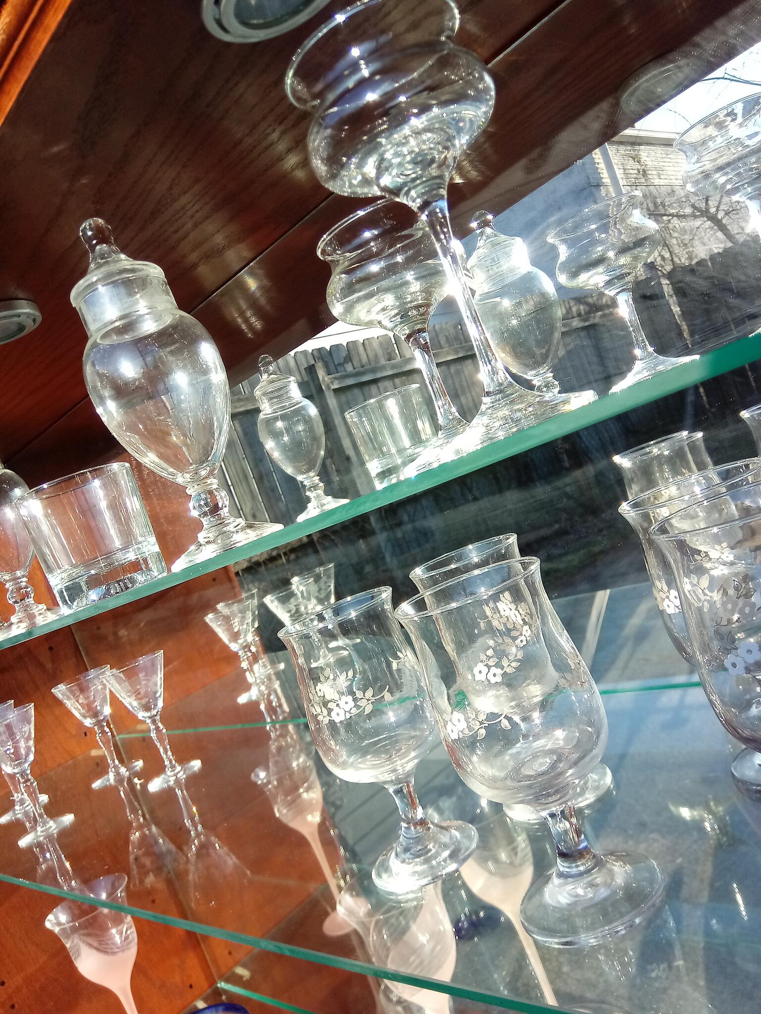 Crystal,Glass,Uranium Glass,Display Case .. for $1 in Fairborn, OH ...