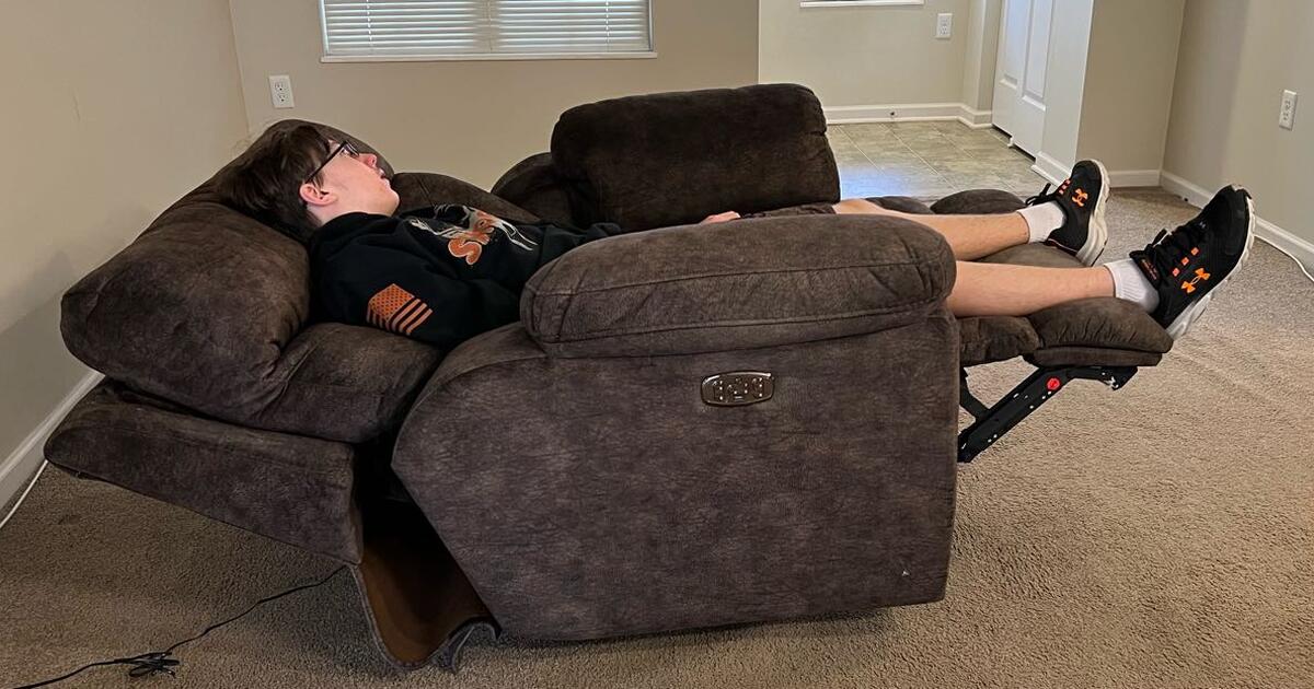 CatNapper Big Man Recliner in Westerville, OH | For Sale & Free — Nextdoor