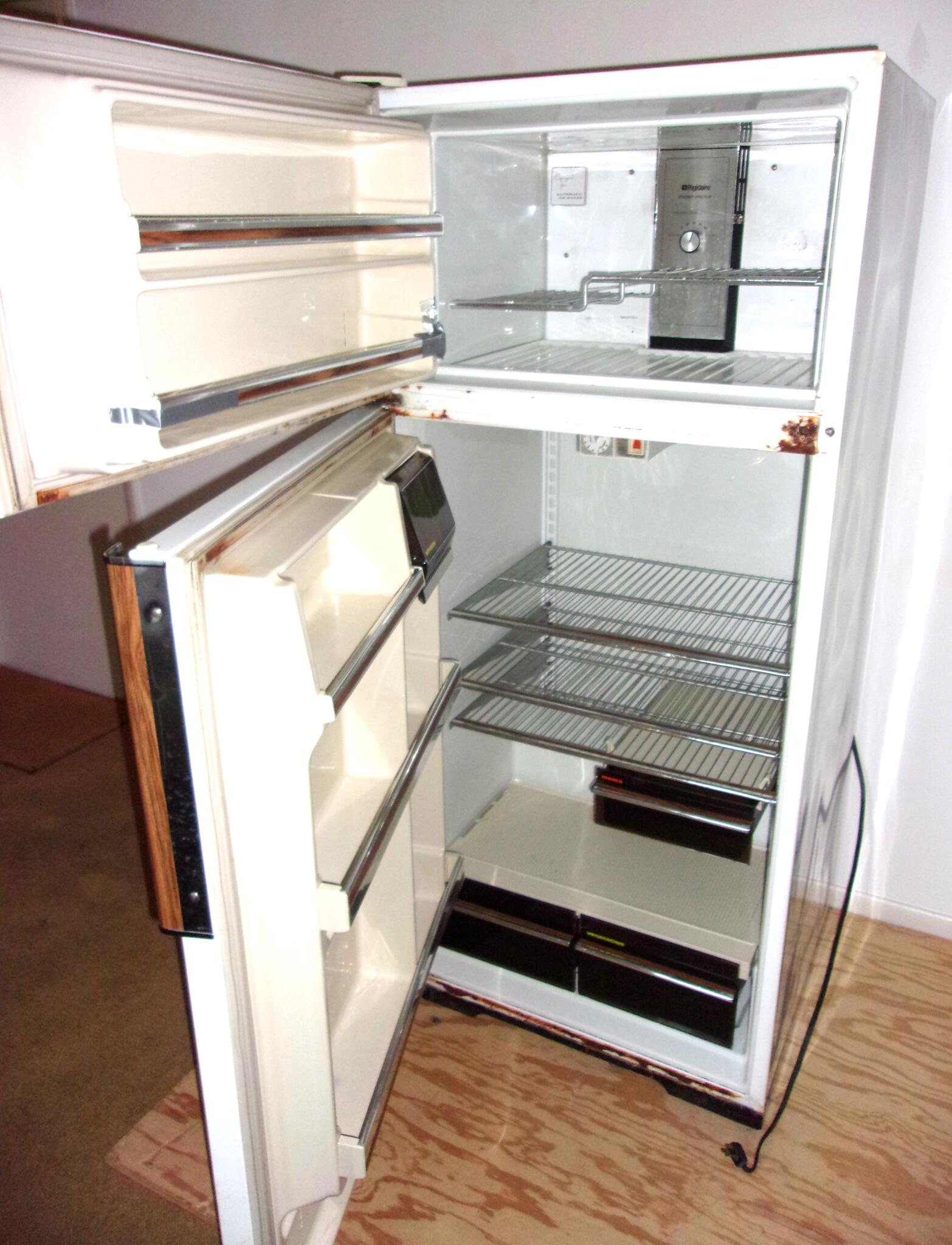 FRIGIDAIRE Frost Proof Refrigerator for garage or basement for Free in ...