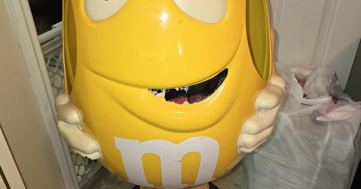 Large M&M Store Displays in Knoxville, TN | For Sale & Free — Nextdoor