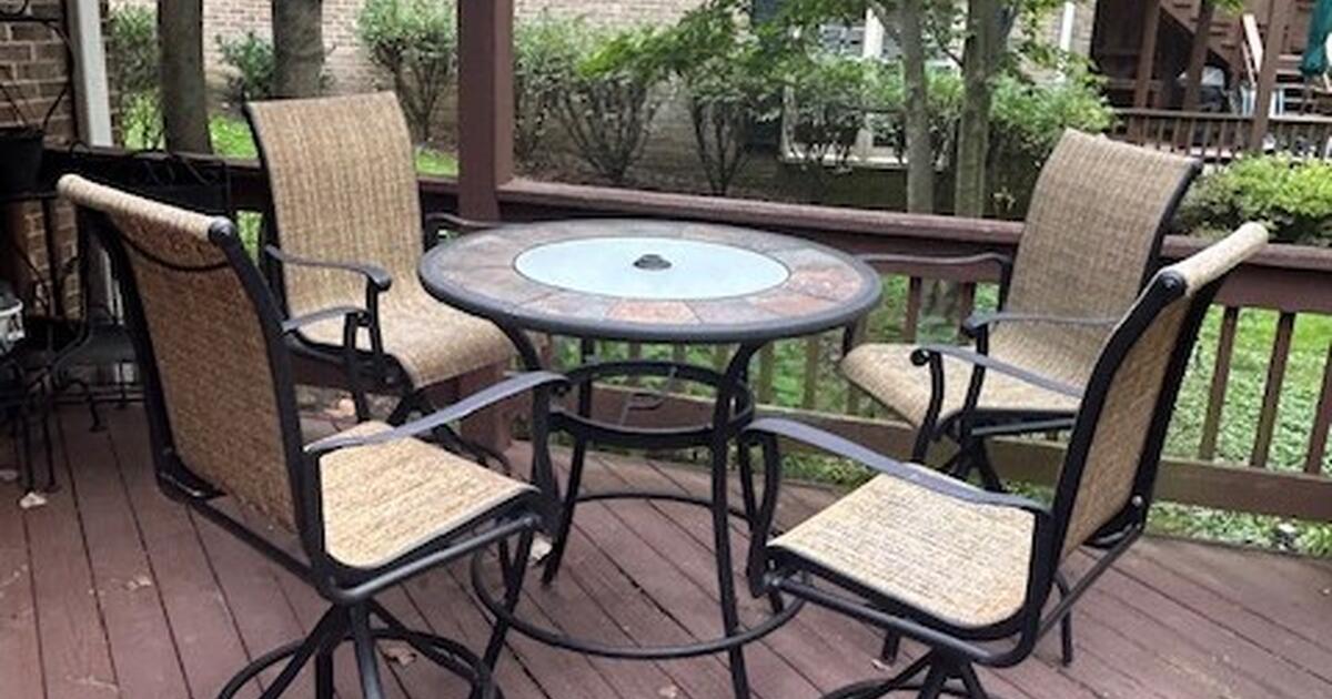 PATIO SET -Round Hightop Slate Table with 4 Swivel Bar Stools for $50 ...