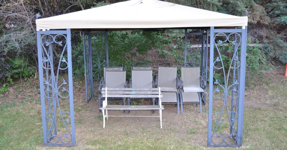 Free Backyard Gazebo with cloth canopy- (pickup pending) for Free in ...