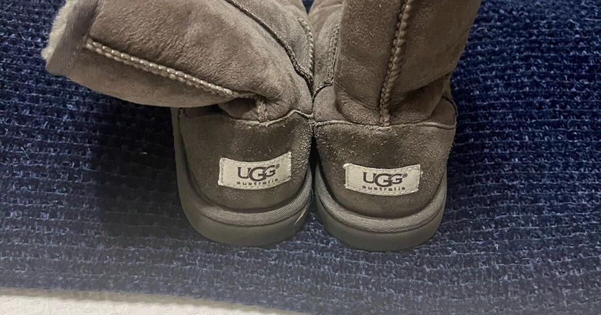 UGGS size 6 for $25 in Folsom, CA | For Sale & Free — Nextdoor