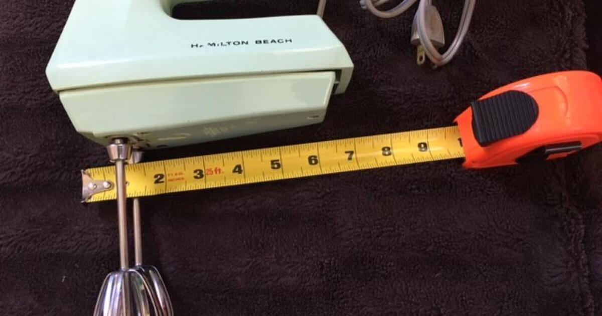 1958 Vintage Hamilton Beach Mixette Hand Mixer with Original Beaters. 3 ...