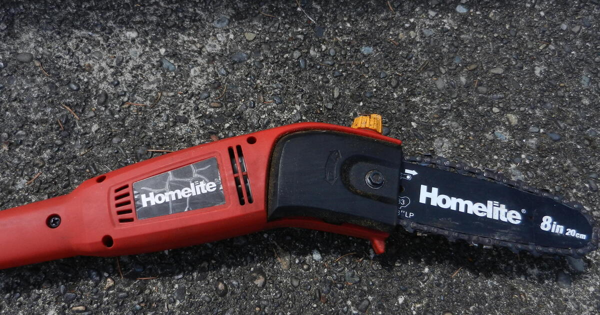 ELECTRIC TREE LIMB TRIMMER SAW. LIKE NEW. EXTENDS TO ABOUT 8 FEET. for ...