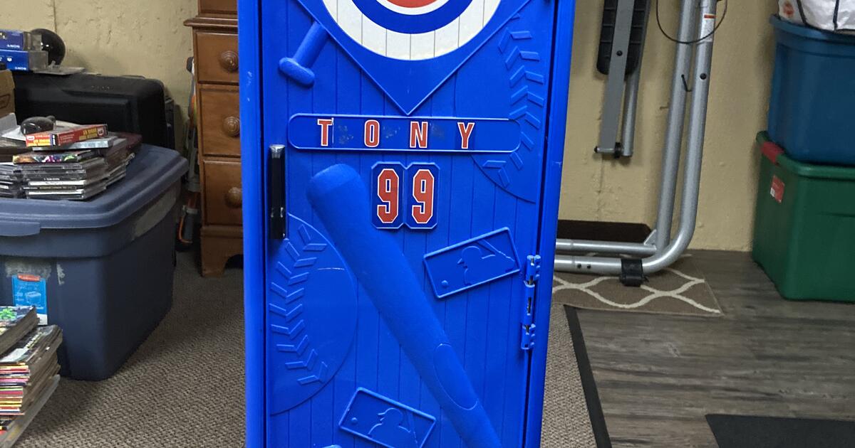 Chicago Cubs Locker for $100 in Roselle, IL | For Sale & Free — Nextdoor