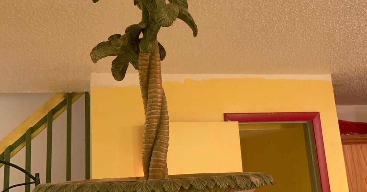 palm tree ceiling fan and hanging chandelier for Free in Pompano Beach ...